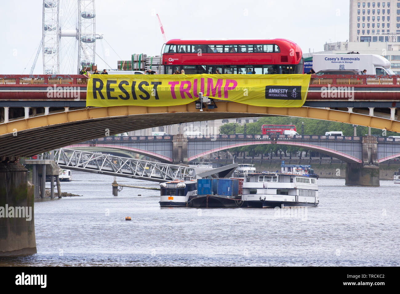 Amnesty international unfurls giant resist banners hi-res stock ...