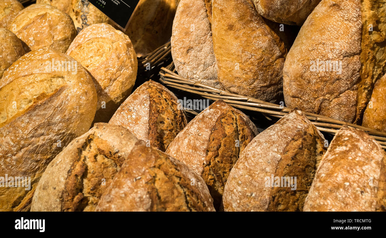 Artisan bread display hi-res stock photography and images - Alamy