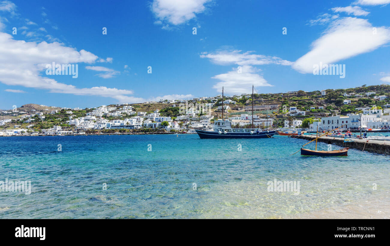 Delos ships hi-res stock photography and images - Alamy