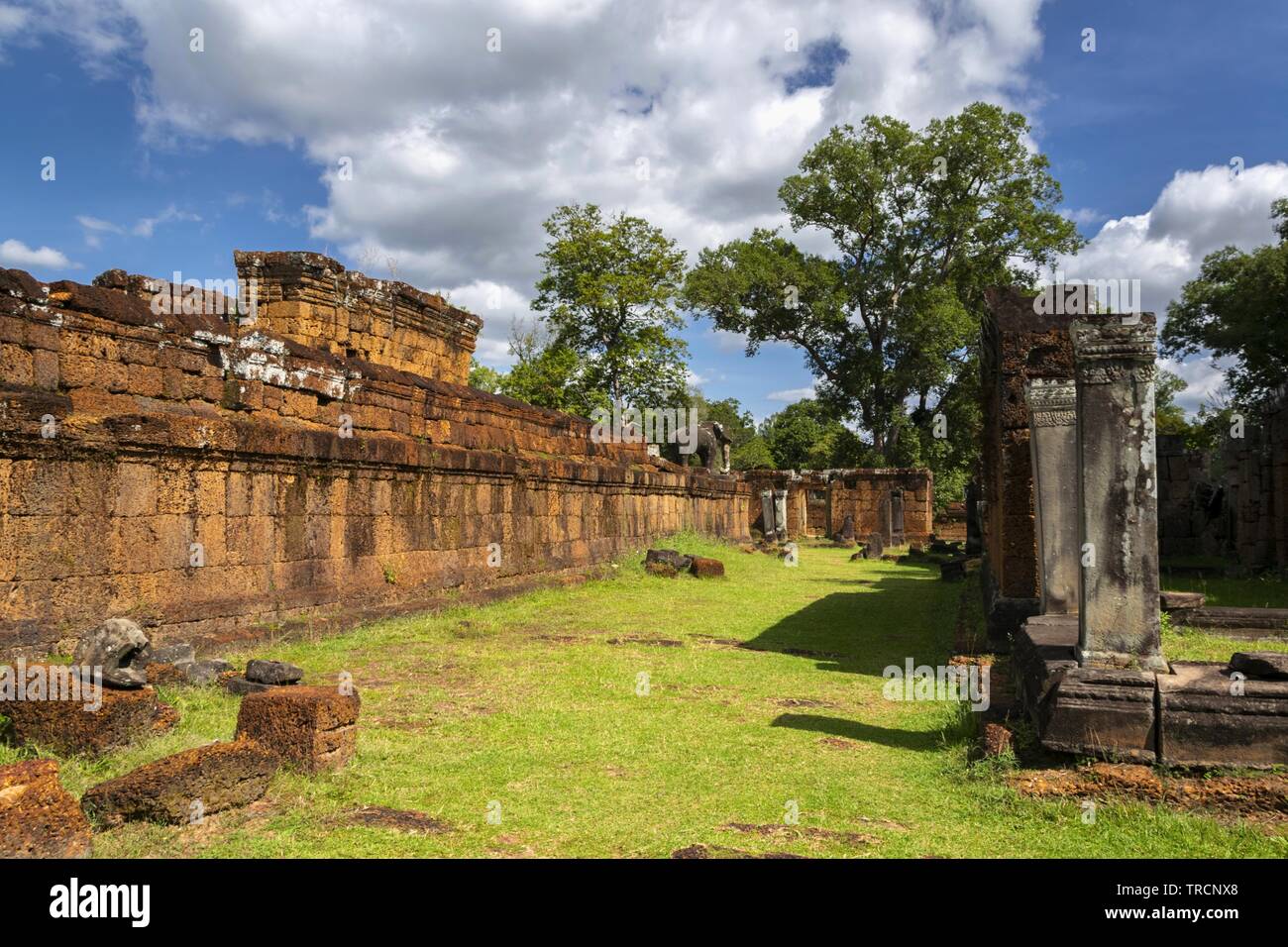 The ruins of the temple East Mebon in Angkor Stock Photo - Alamy