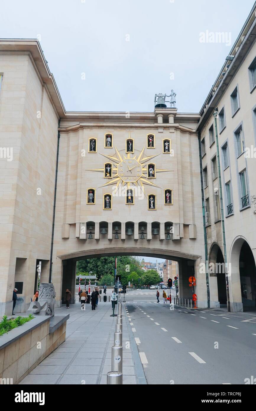 Brussels clock hi-res stock photography and images - Alamy