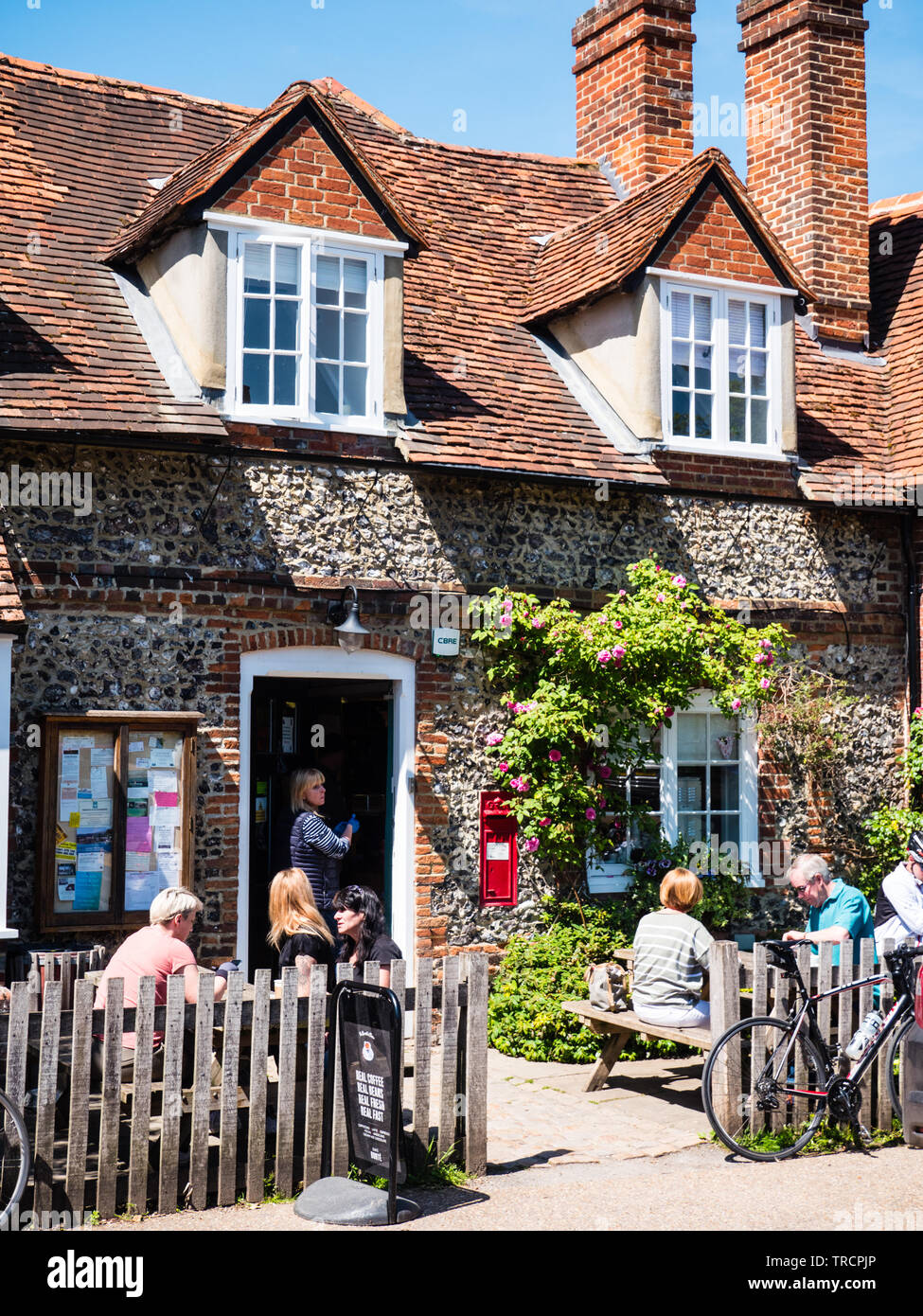 Hambleden village hi-res stock photography and images - Alamy