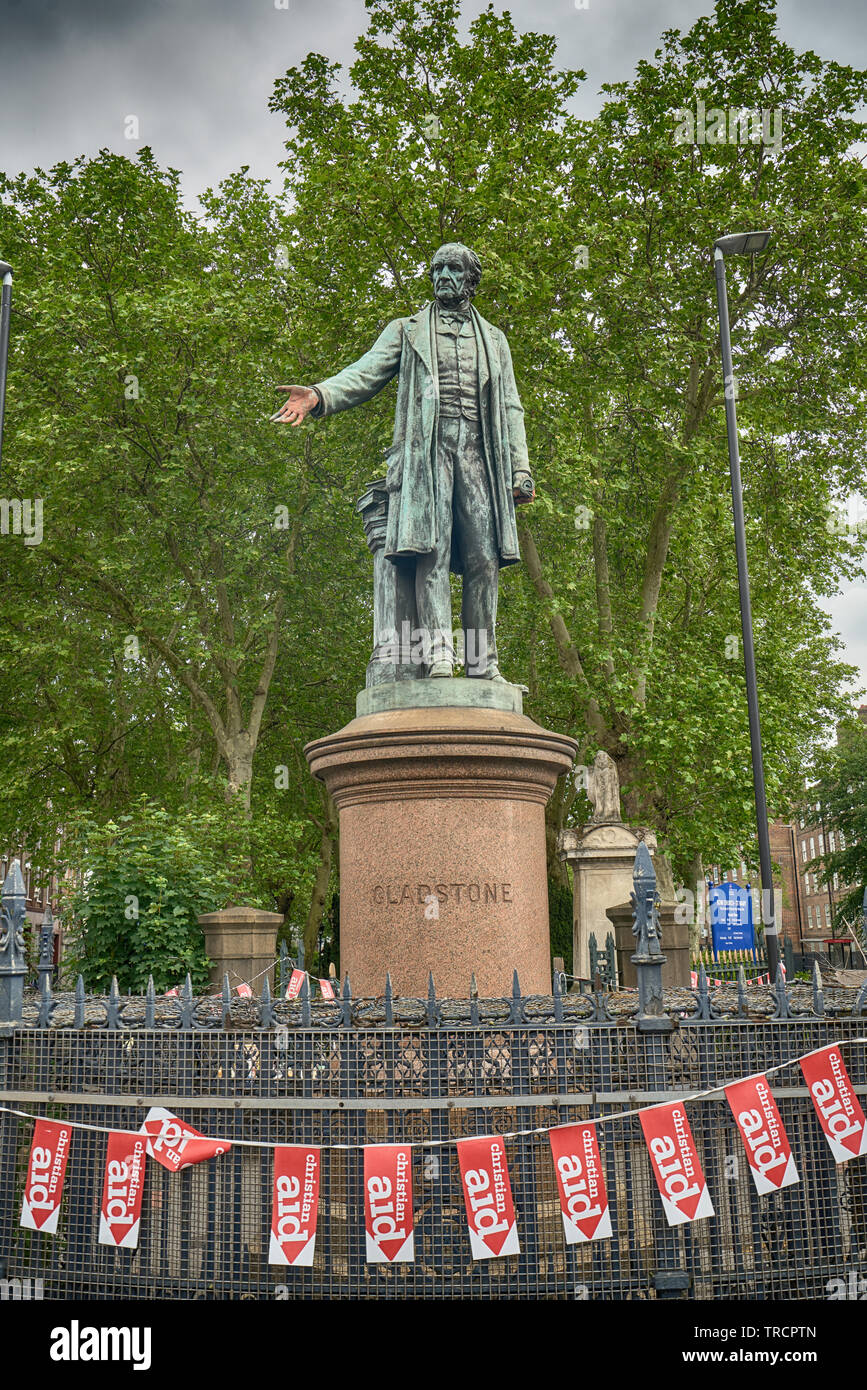 statue of william gladstone bromley by bow Stock Photo - Alamy