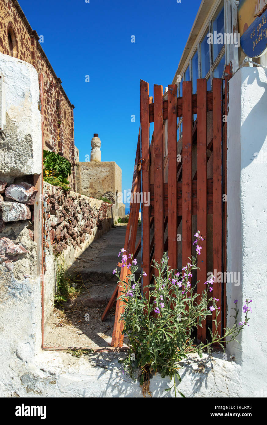 Security in an alleyway hi-res stock photography and images - Alamy