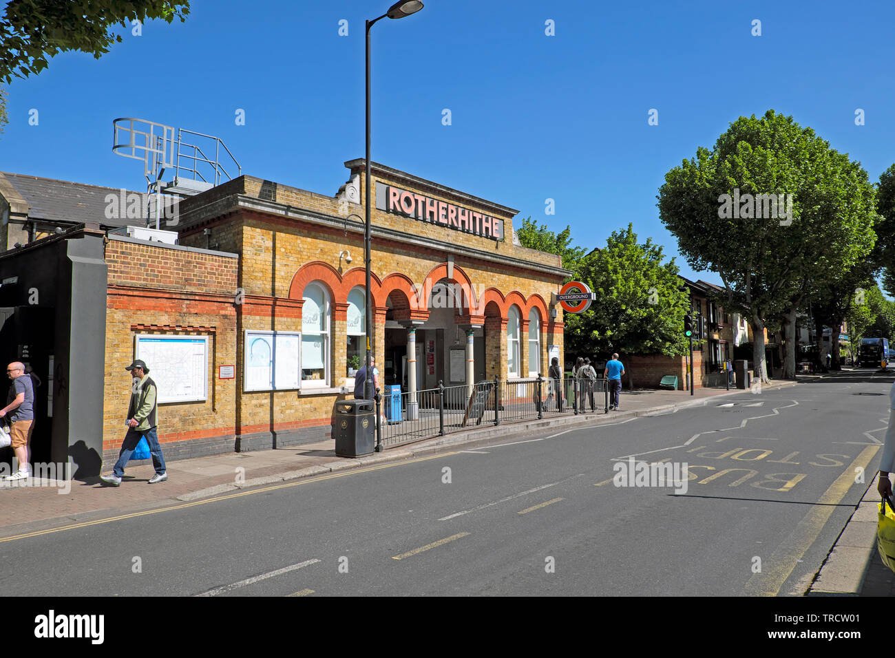 Rotherhithe street hi-res stock photography and images - Alamy