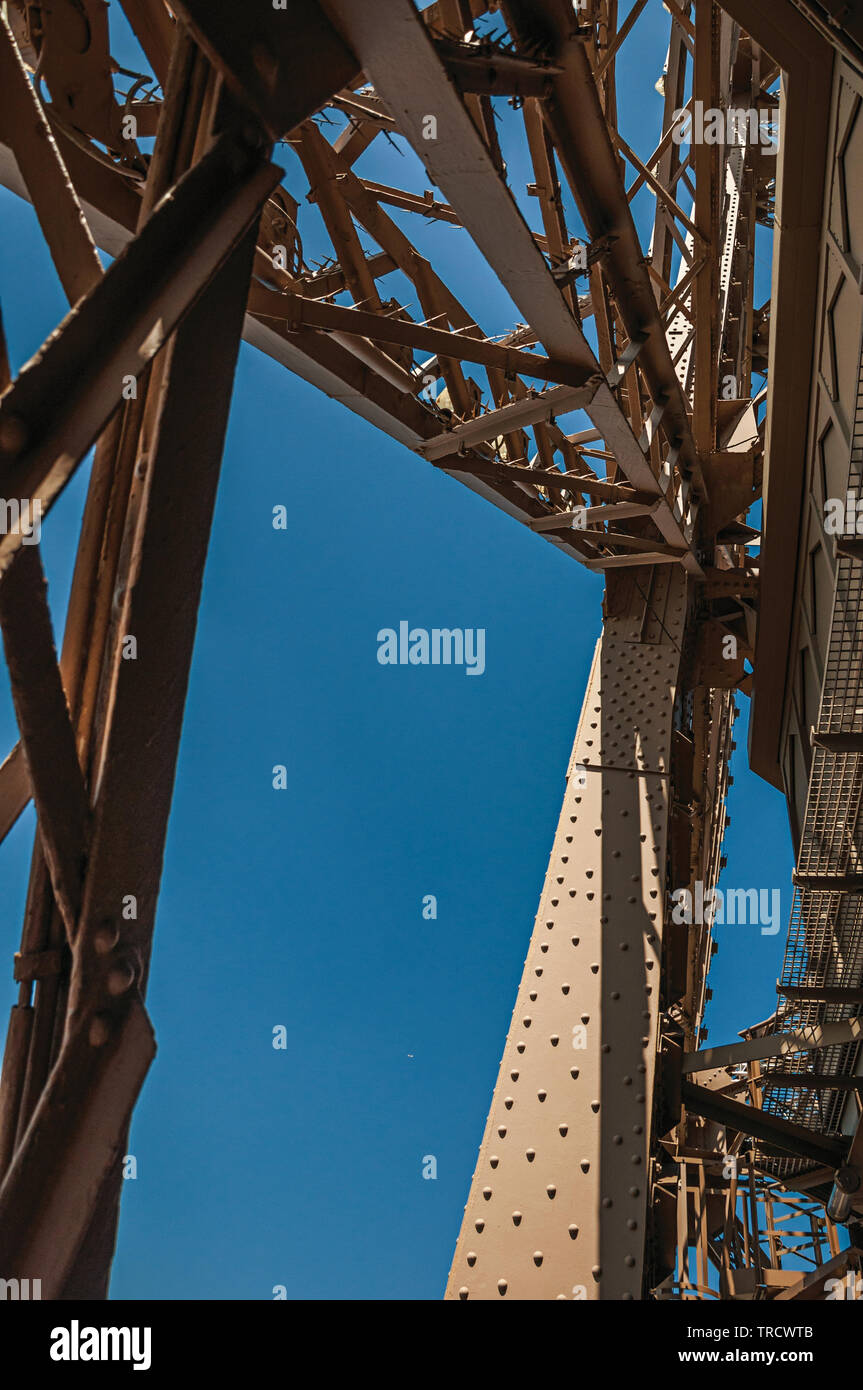 Detail of the structure and iron beams from the top of the Eiffel Tower ...