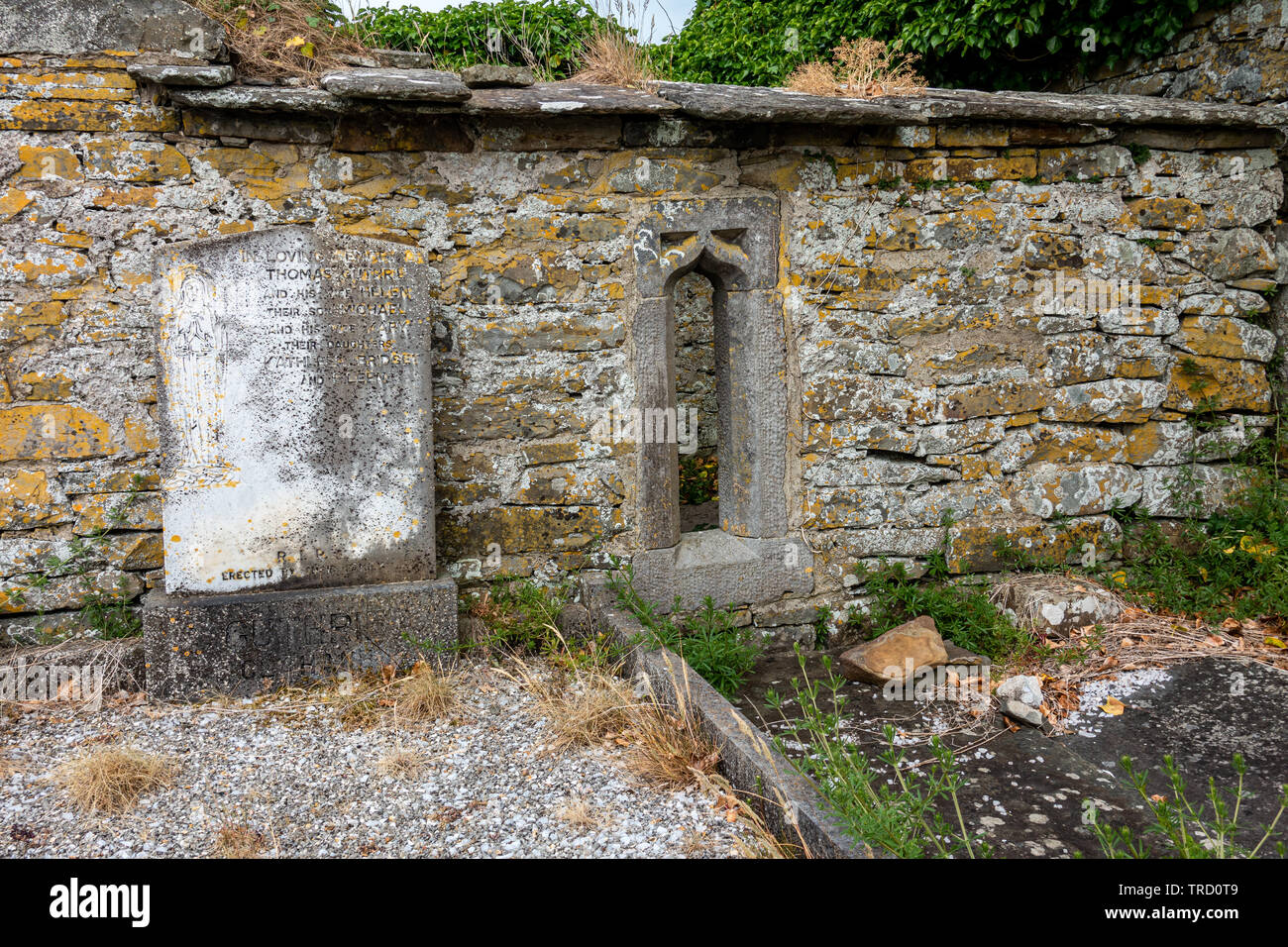 Medieval graves hi-res stock photography and images - Alamy