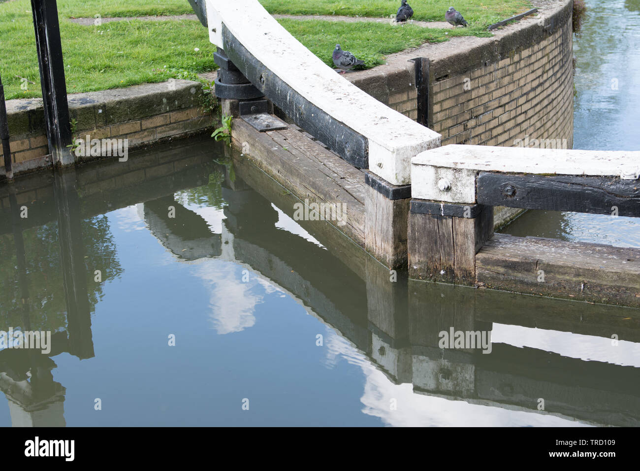 Cambridge UK, 2019-05-12, jesus green lock full water with closed lock ...