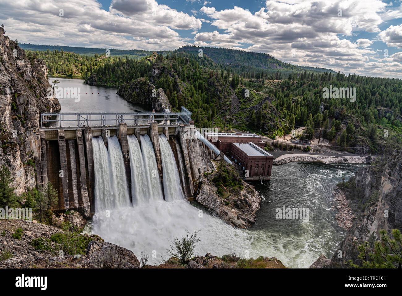 Hydroelectric dam waterfall reservoir hi-res stock photography and ...