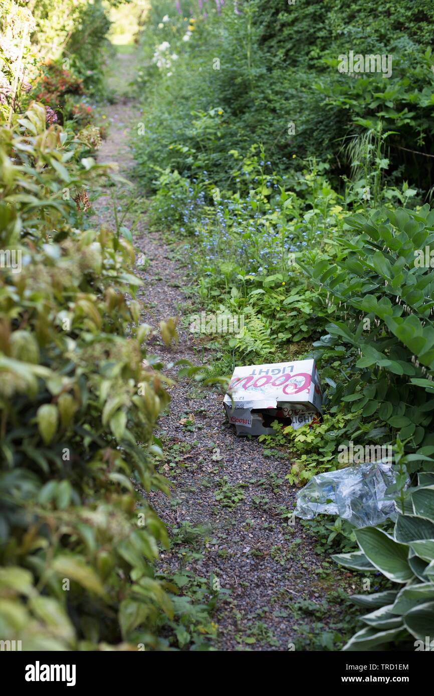 Garden litter hi-res stock photography and images - Alamy