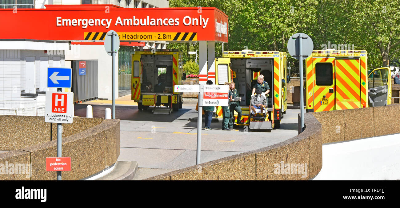 Ambulance stretcher accident hi-res stock photography and images - Alamy