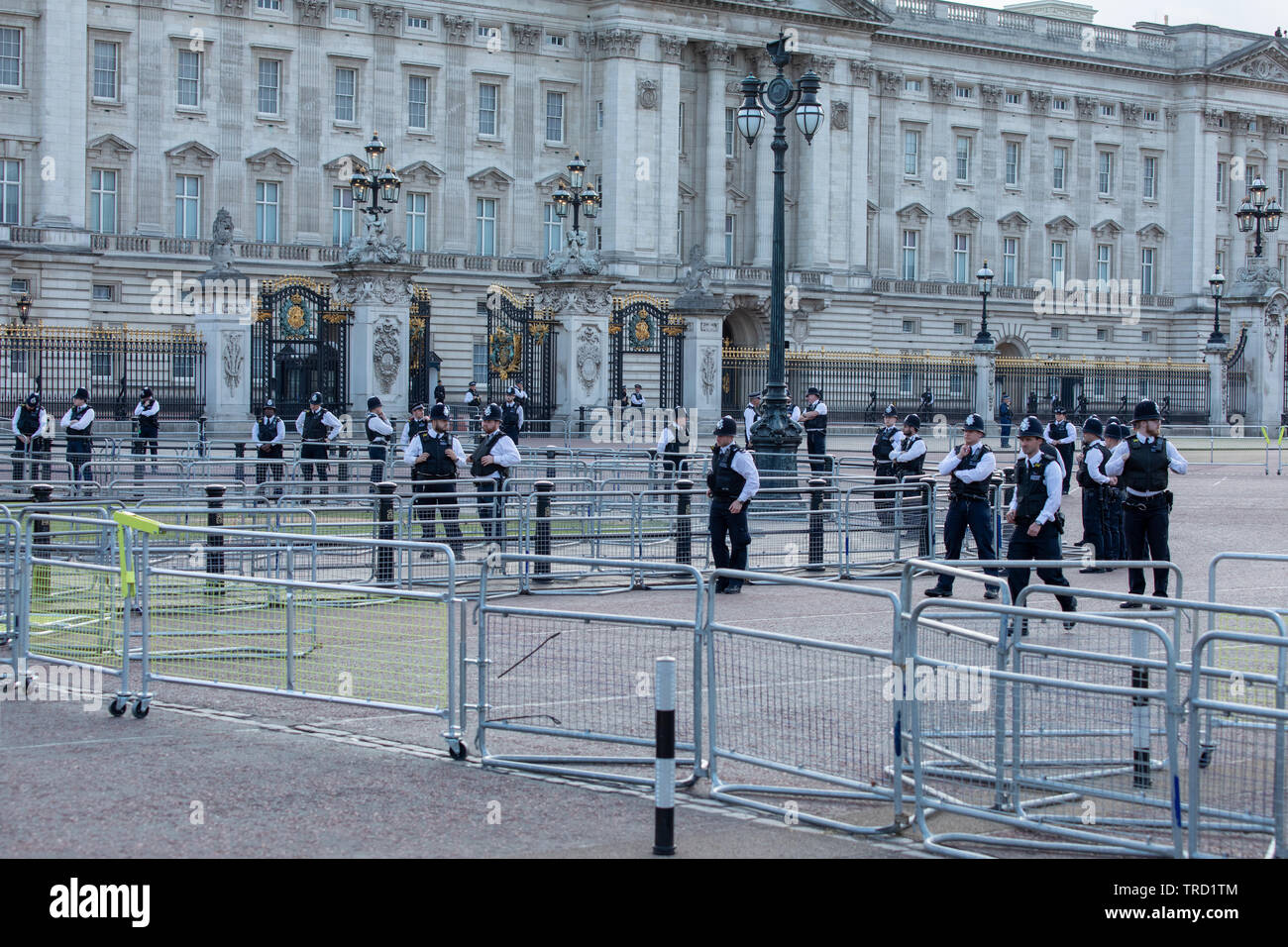 Prince charles buckingham palace state banquet hi-res stock photography ...