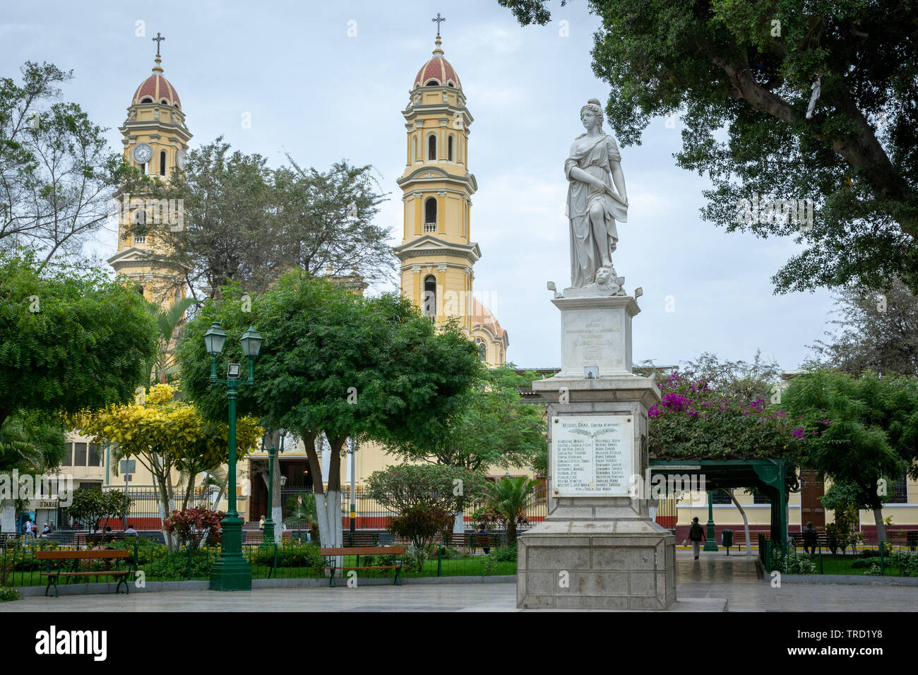 Piura cathedral hi-res stock photography and images - Alamy