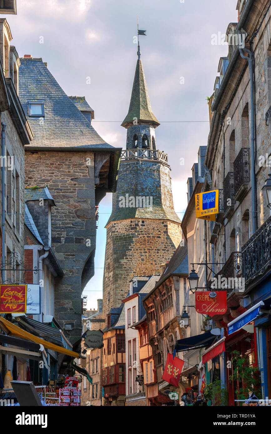 The medieval walled town of Dinan occupies a strategic location on a ...