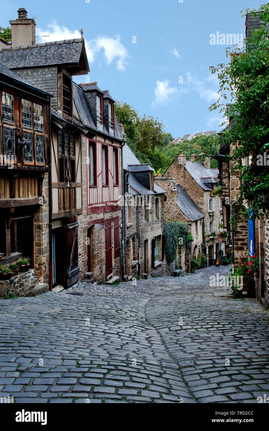 The medieval walled town of Dinan occupies a strategic location on a ...