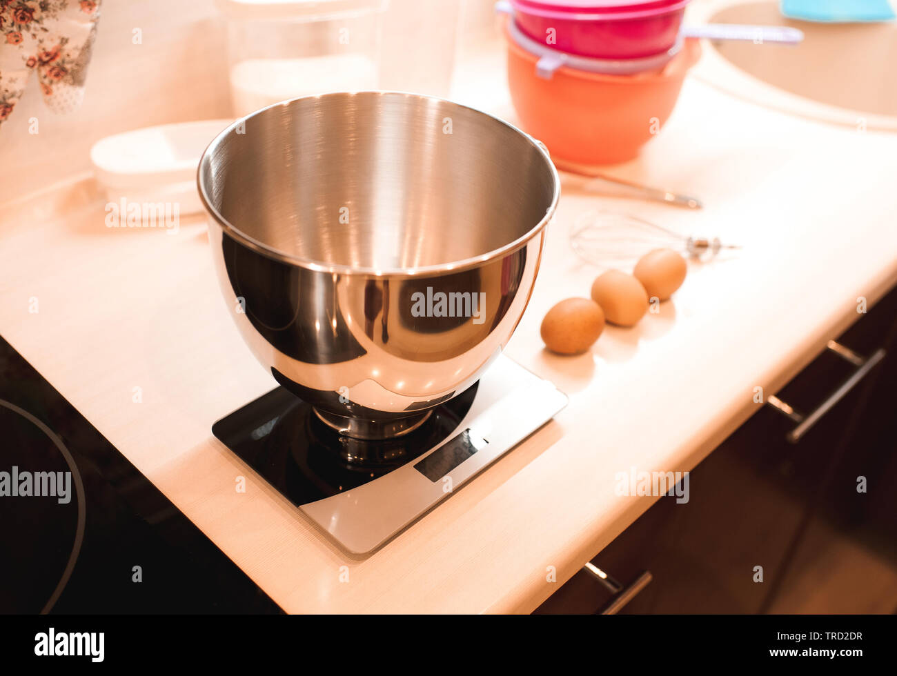 Food measurement scales hi-res stock photography and images - Alamy