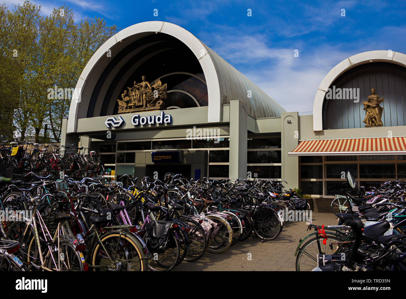 Gouda railway station hi-res stock photography and images - Alamy