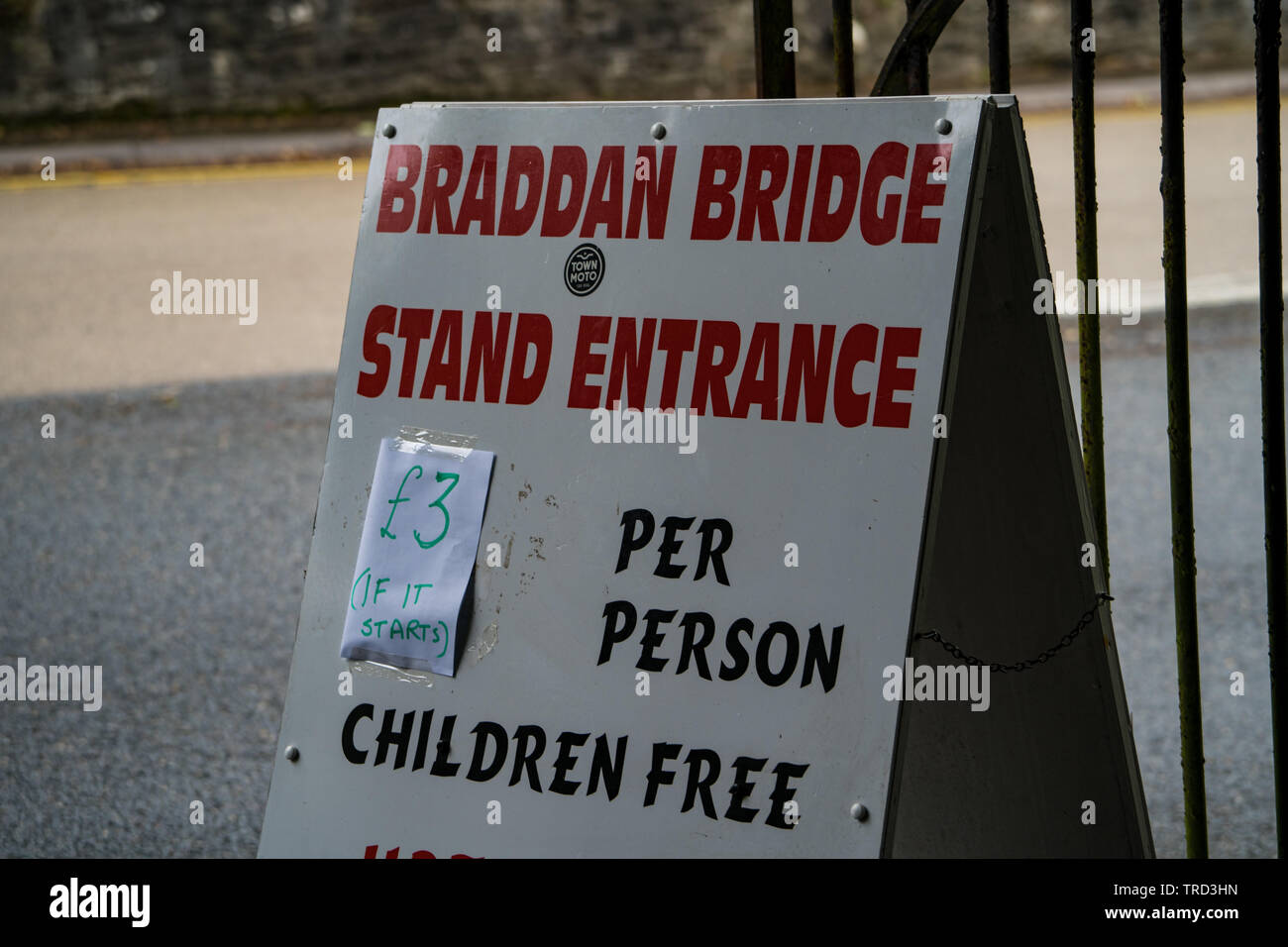 Braddan bridge hi-res stock photography and images - Alamy