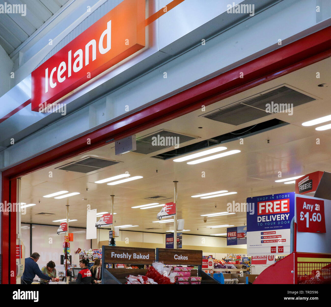 Entrance to Iceland Foods store with Iceland sign above entrance Stock ...