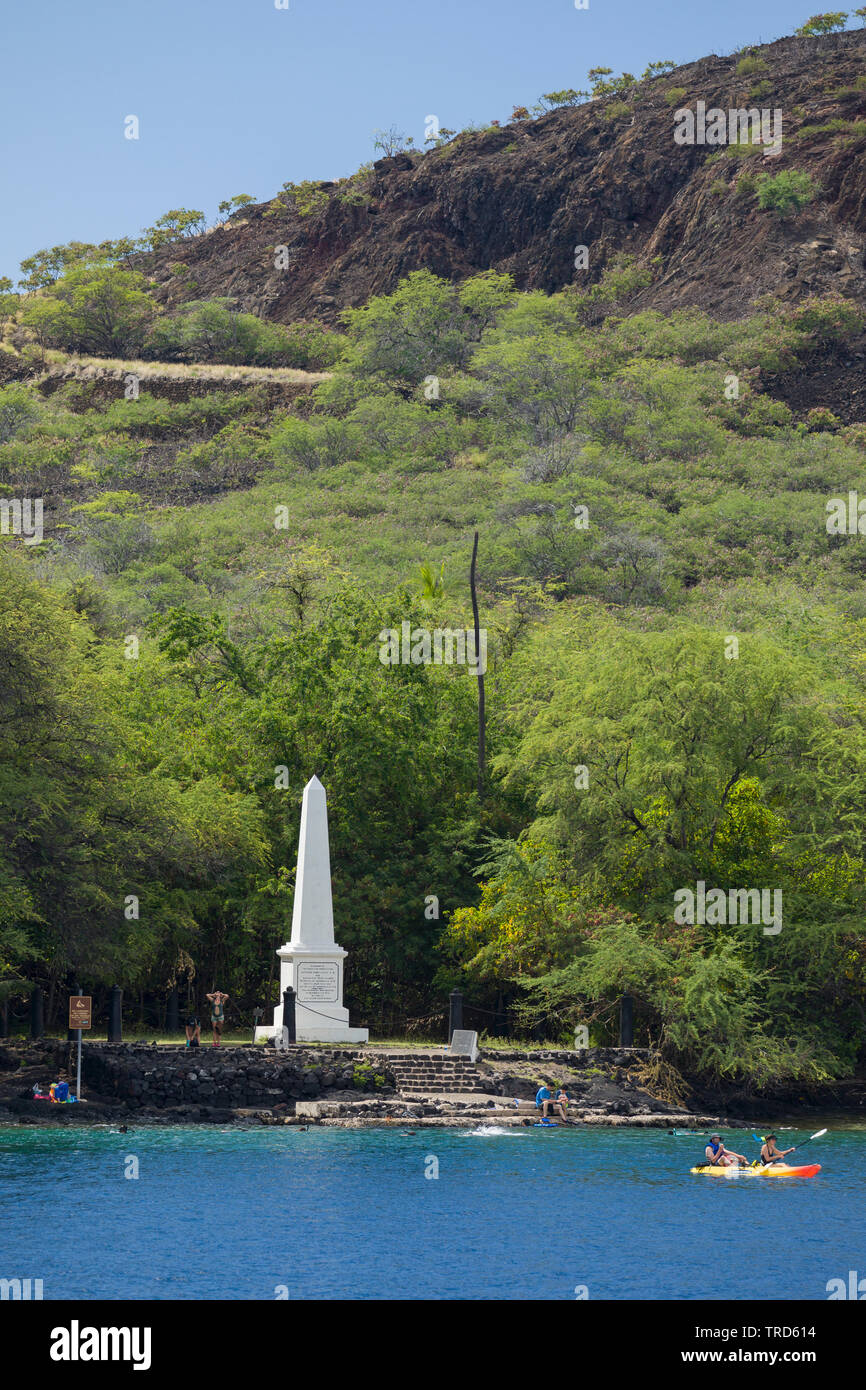 Captain Cook Monument and visiting boats in Kealakekua Bay, Hawaii ... Captain Cook Monument and visiting boats in Kealakekua Bay, Hawaii ...
