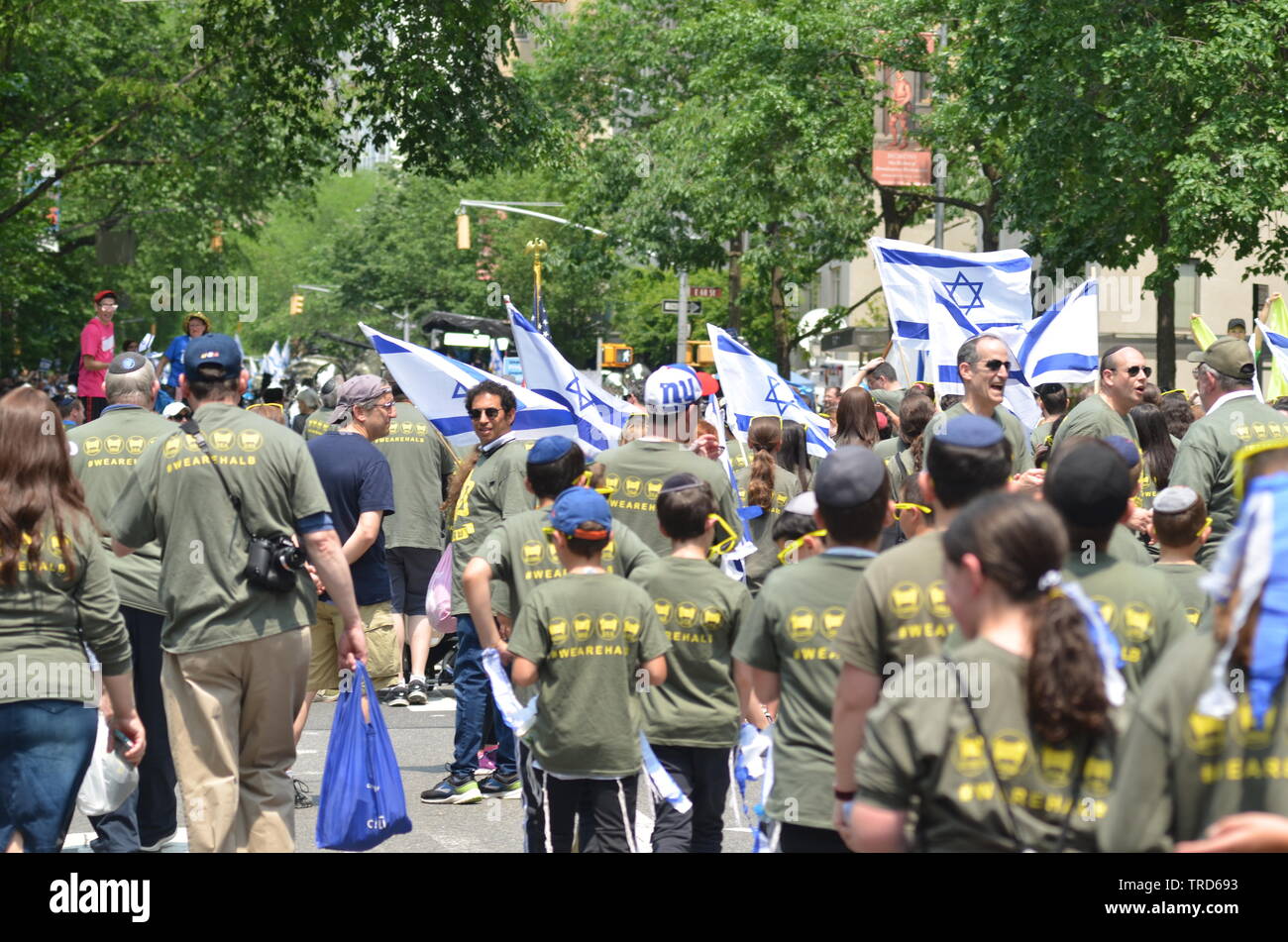 New York, NY: Thousands of marchers participated in the annual Israel ...
