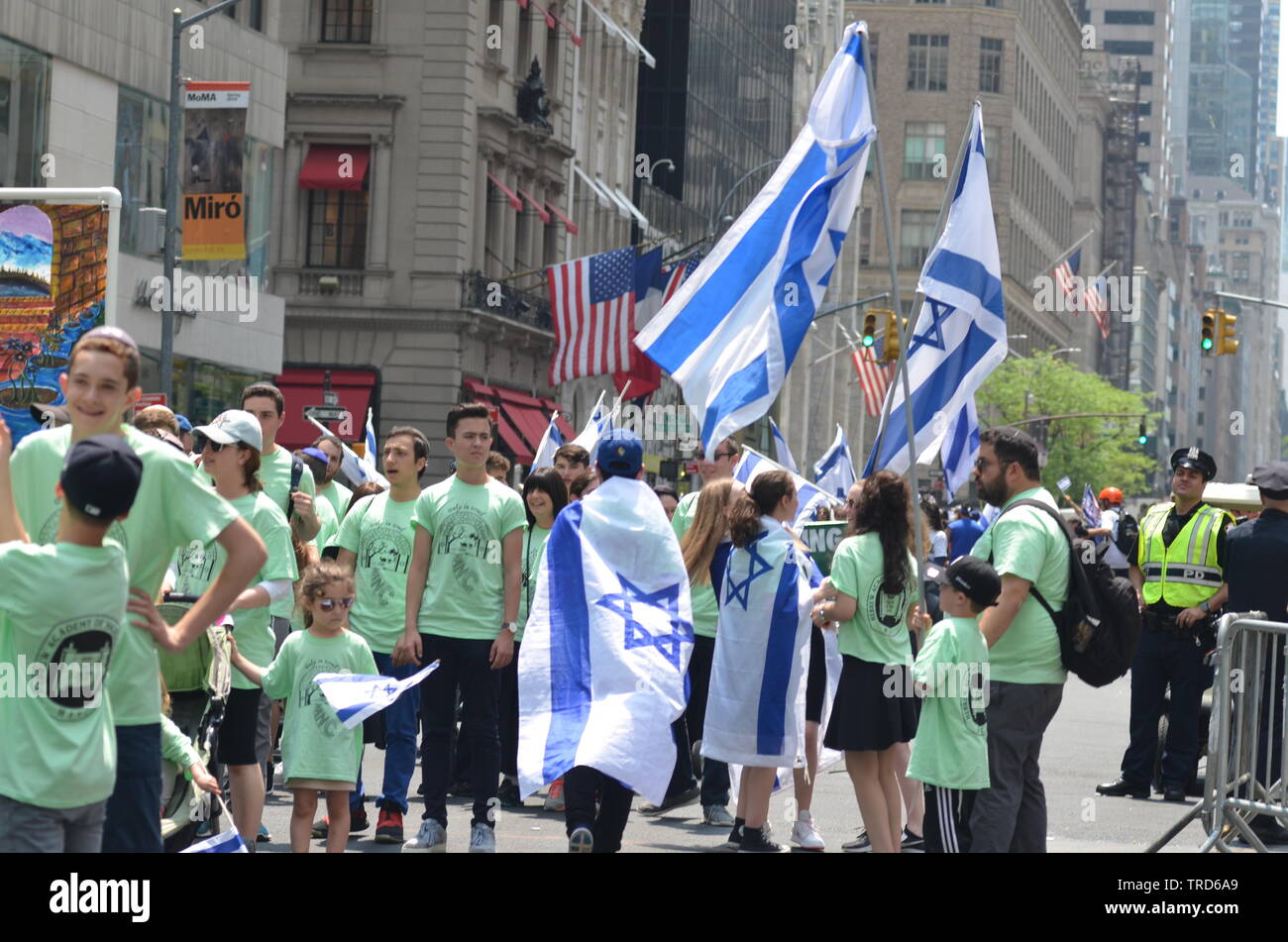 New York, NY: Thousands of marchers participated in the annual Israel ...