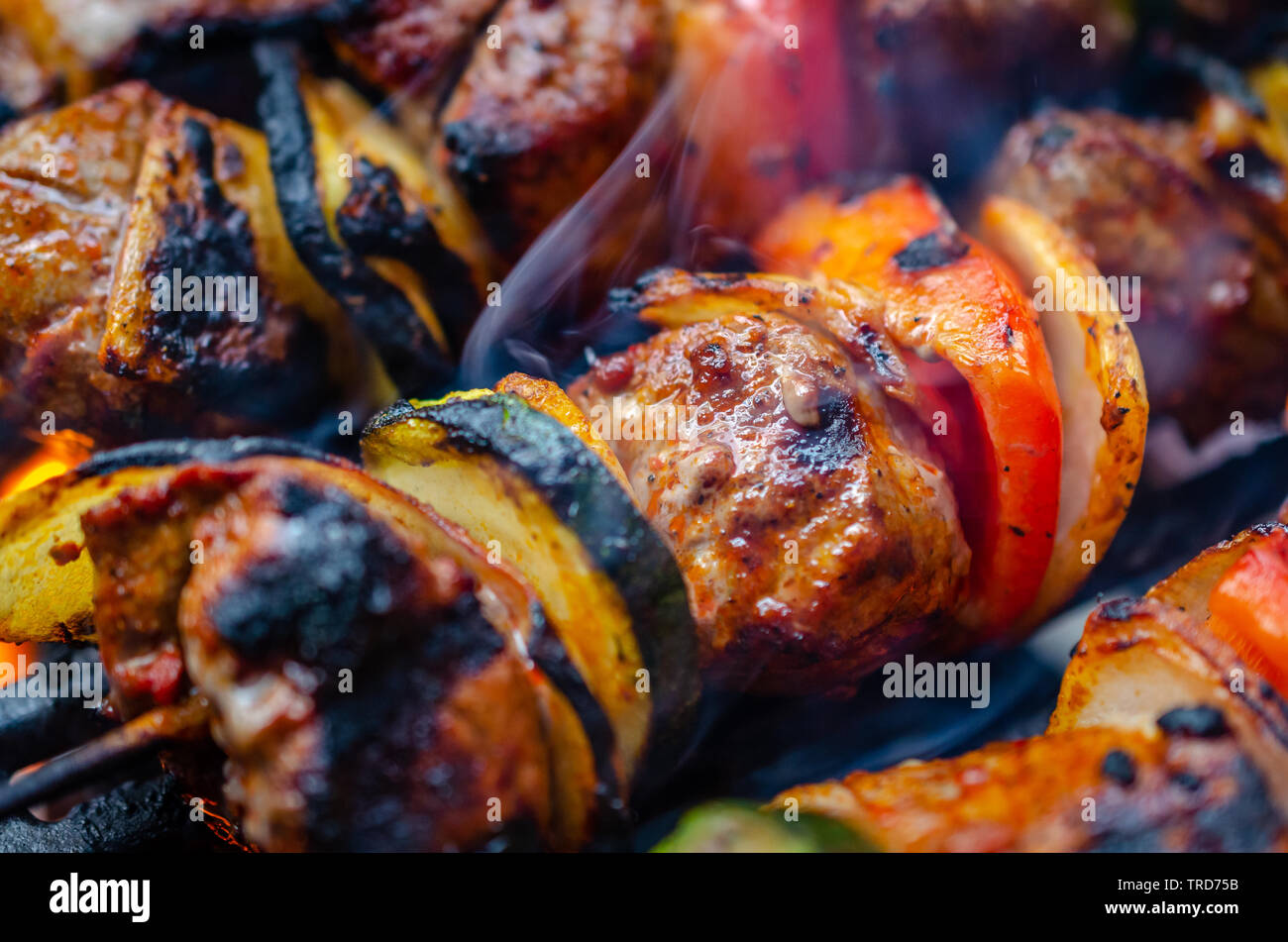 Barbecuing grill hi-res stock photography and images - Alamy