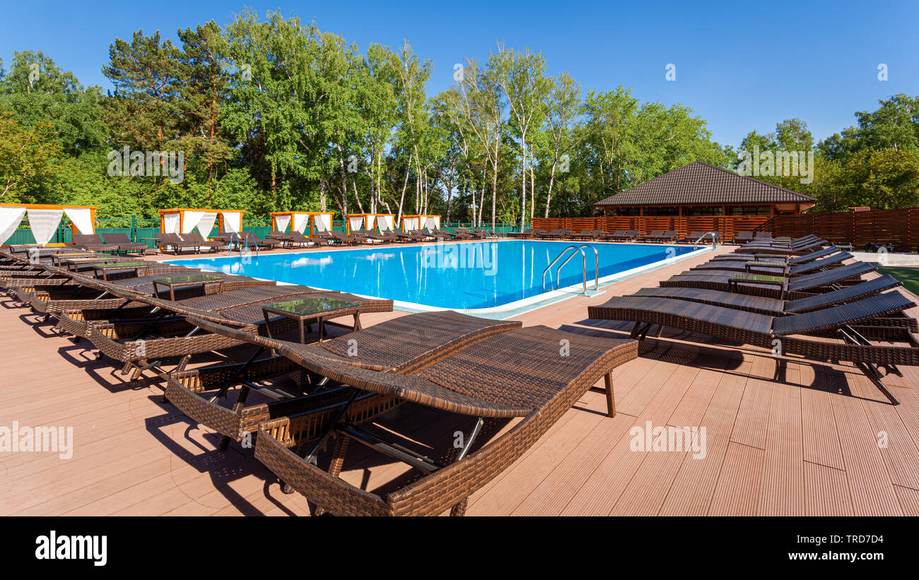 Infinity pool in forest hi-res stock photography and images - Alamy