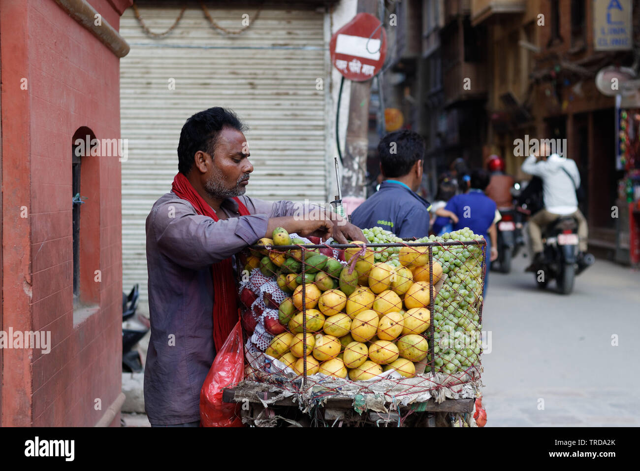 Man Selling Fruits High Resolution Stock Photography and Images - Alamy