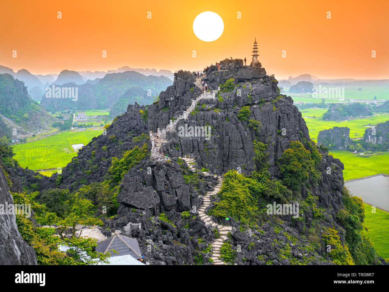 Mua Cave mountain viewpoint, Stunning view of Tam Coc area with ...