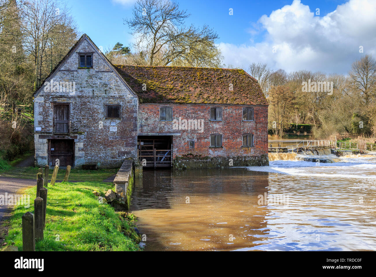Sturminster newton mill dorset hi-res stock photography and images - Alamy