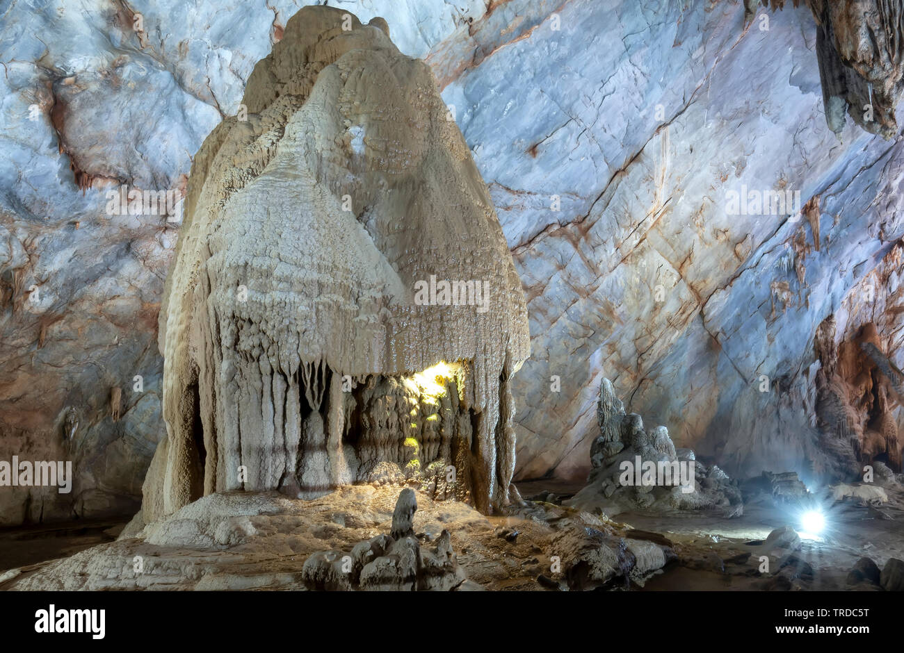 Cave-shaped limestone geological formations with beautiful stalactites ...