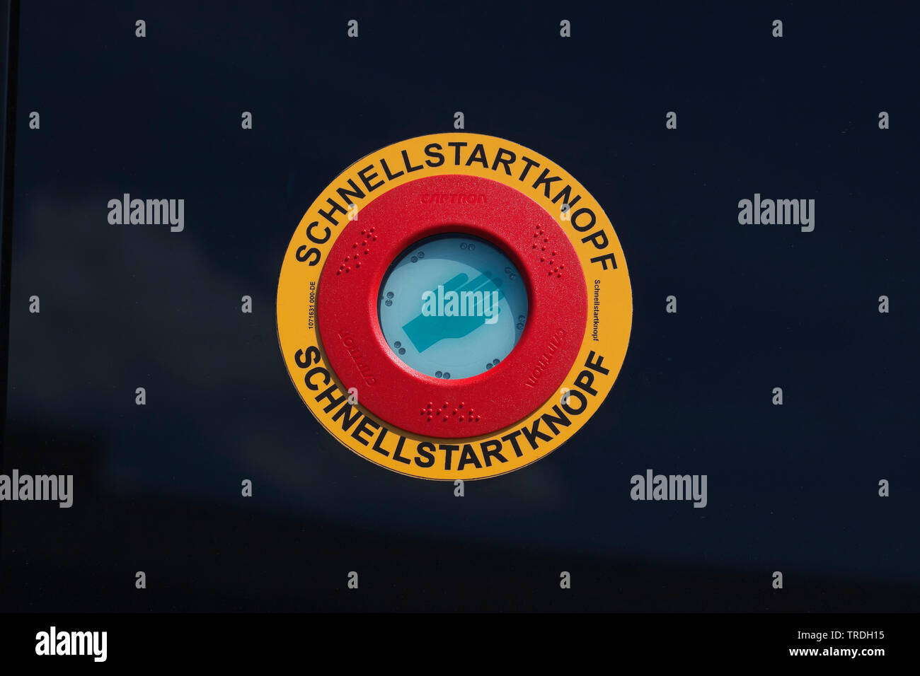 Quick start button hi-res stock photography and images - Alamy