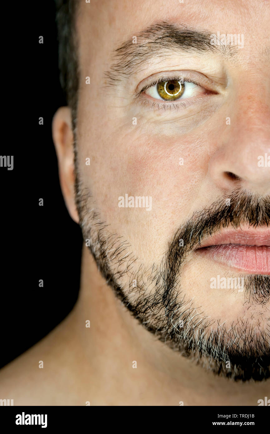 Side eyes closeup man hi-res stock photography and images - Alamy