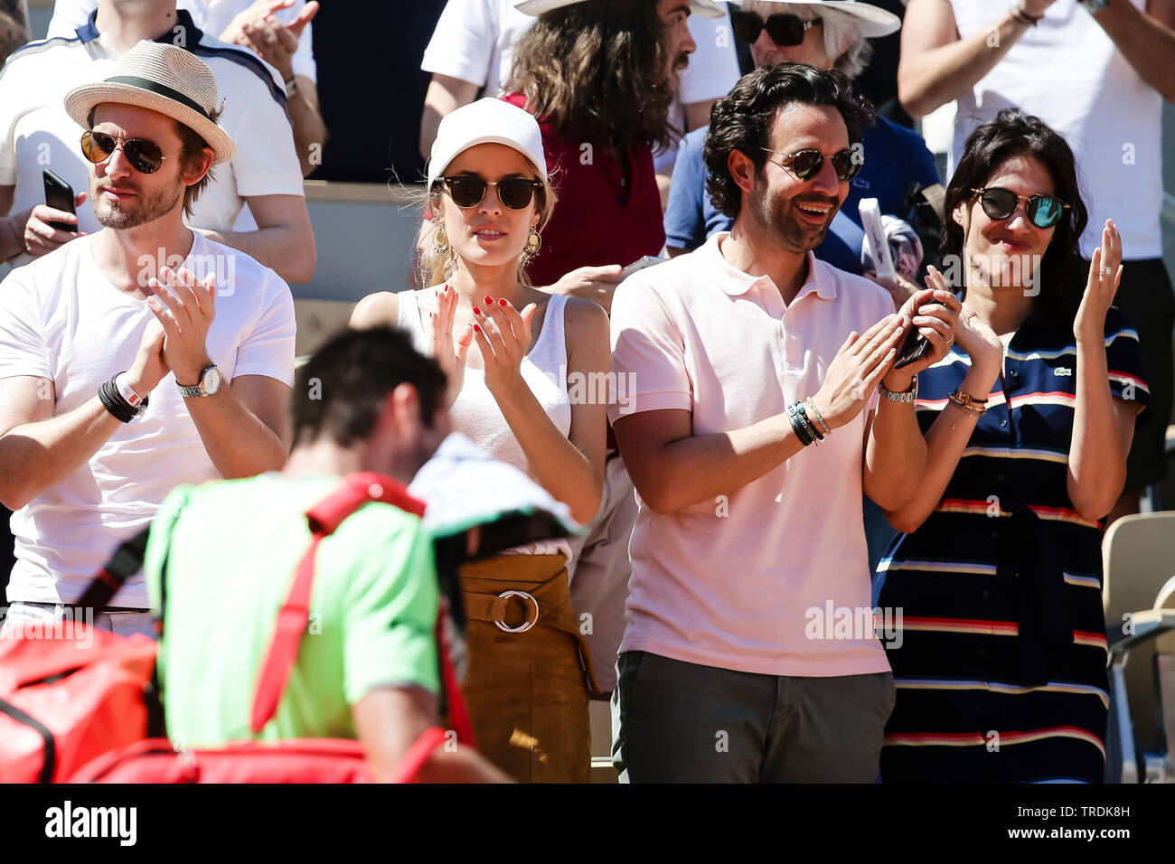 Elodie fontan philippe lacheau hi-res stock photography and images - Alamy