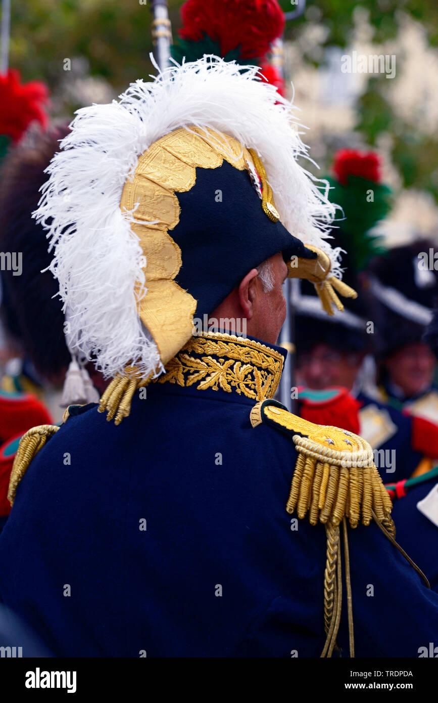 soldiers and officier of the Napoleon Bonaparte army at the 19 th ...