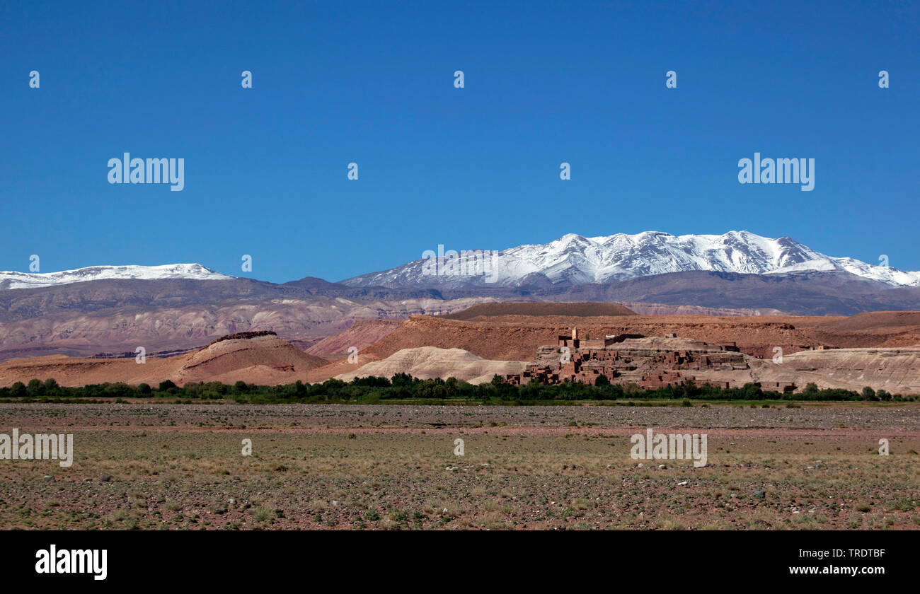 Top atlas mountain range hi-res stock photography and images - Alamy