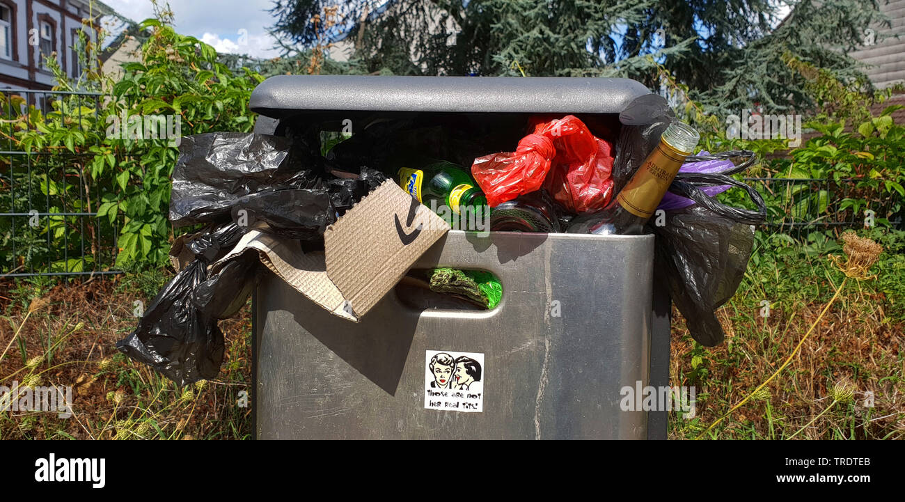 Overfilled refuse bin hi-res stock photography and images - Alamy