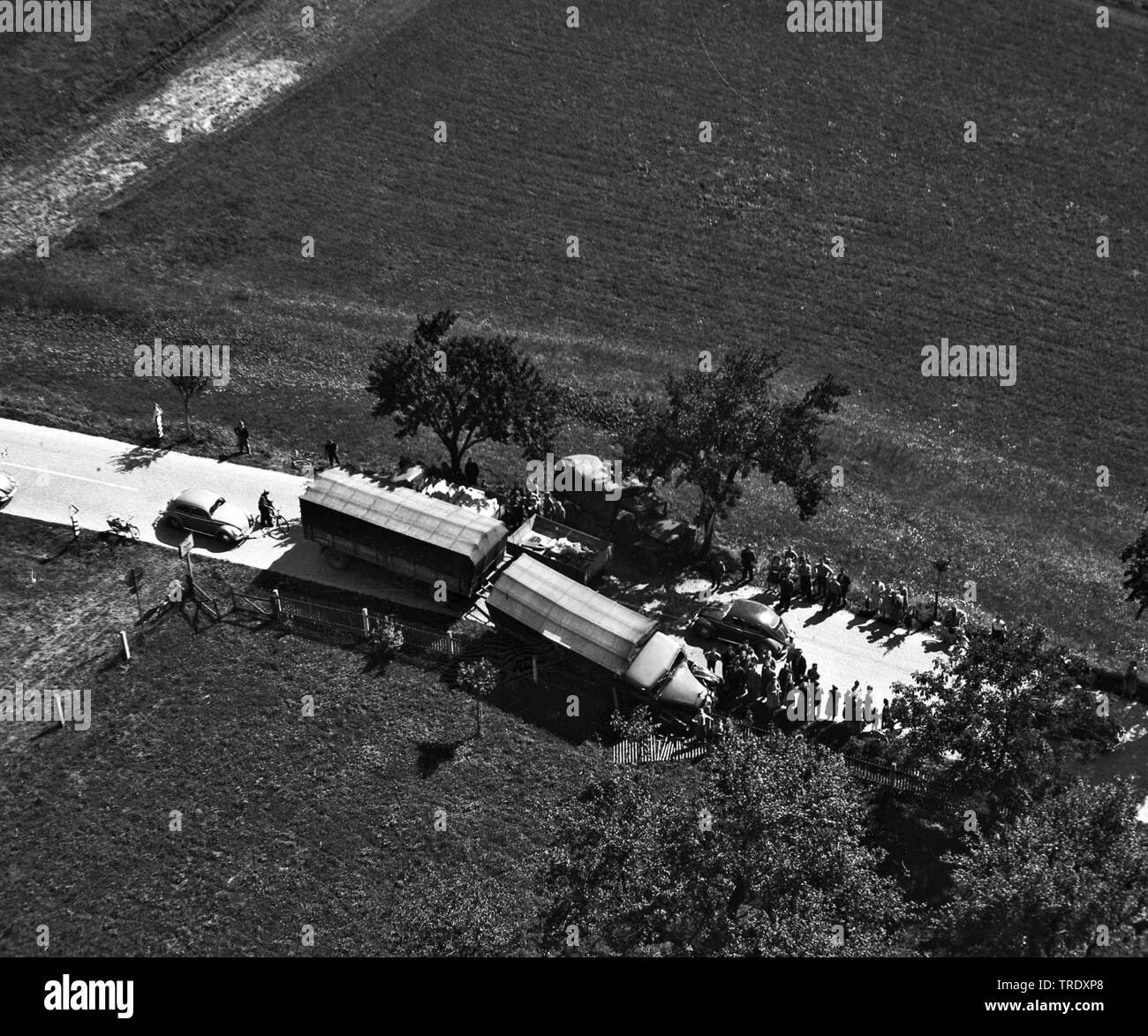 Car accident Black and White Stock Photos & Images - Alamy