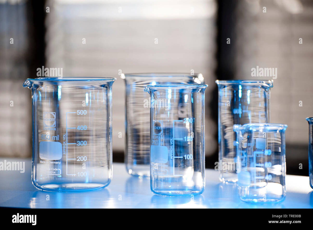 Empty erlenmeyer flask hi-res stock photography and images - Alamy