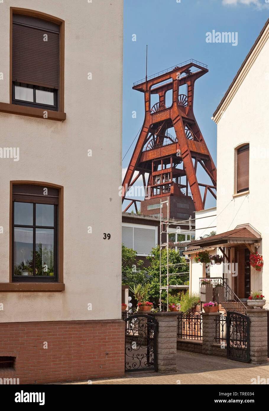Old colliery buildings hi-res stock photography and images - Alamy