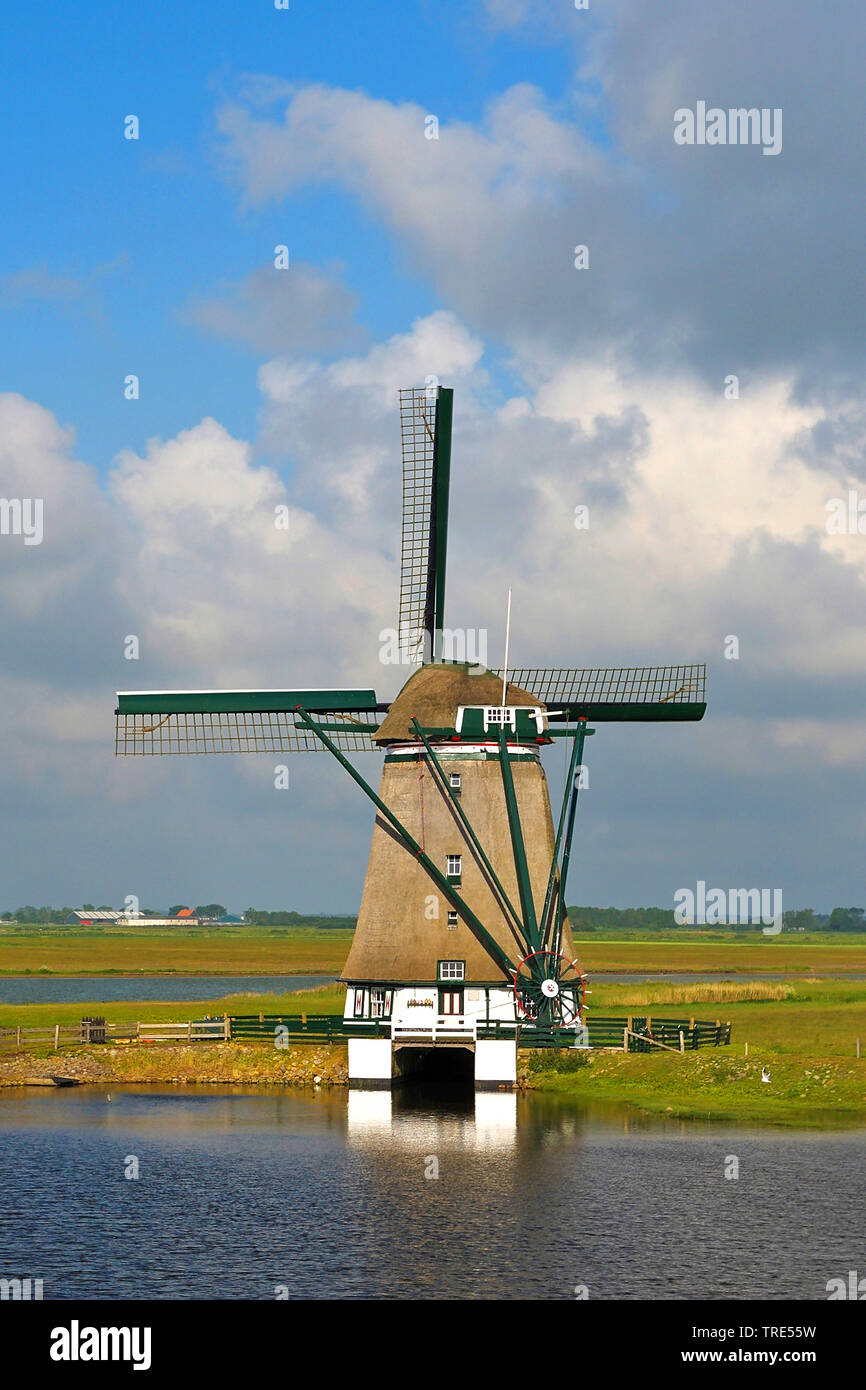 Old west windmill hi-res stock photography and images - Alamy