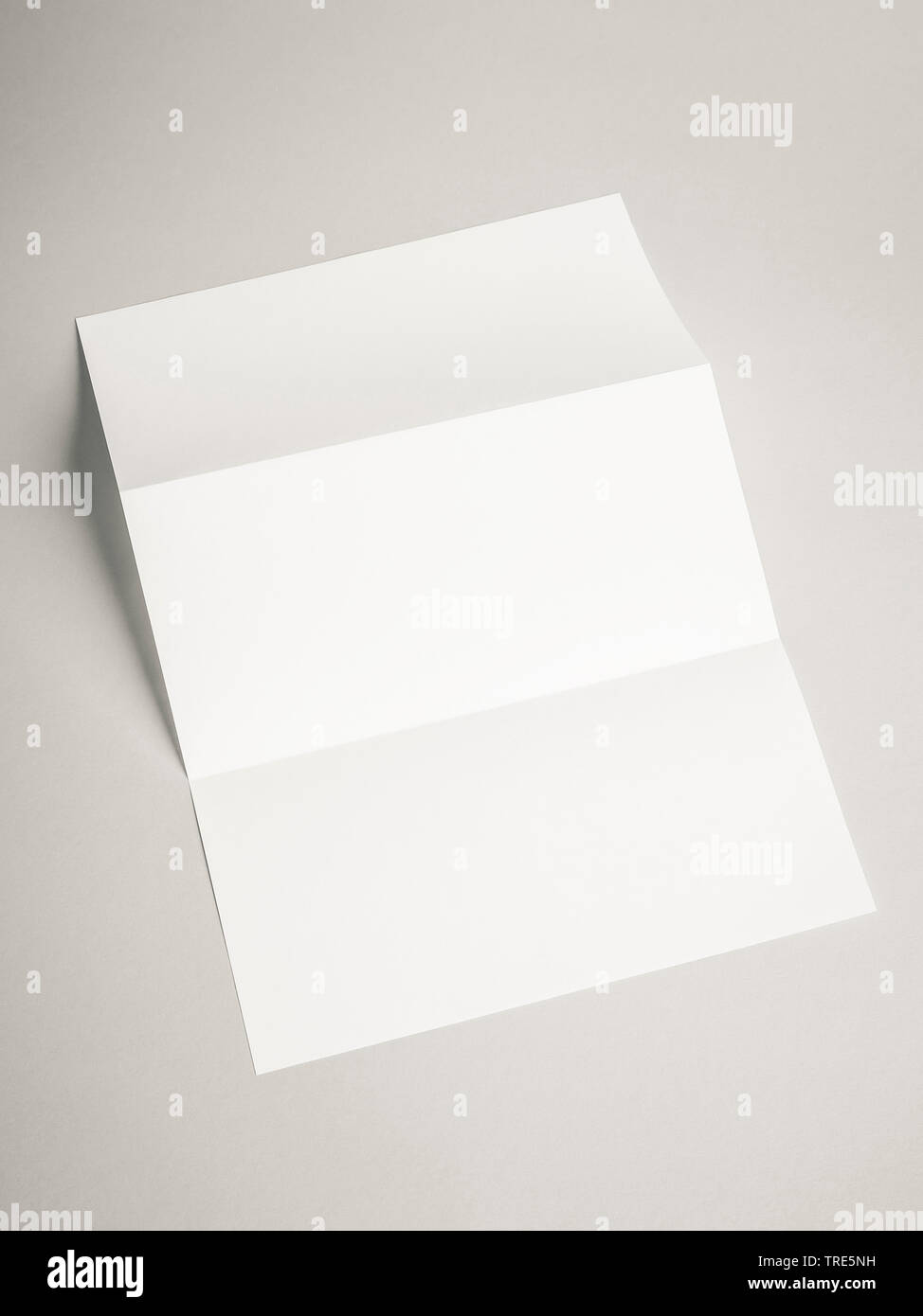Empty paper hi-res stock photography and images - Alamy