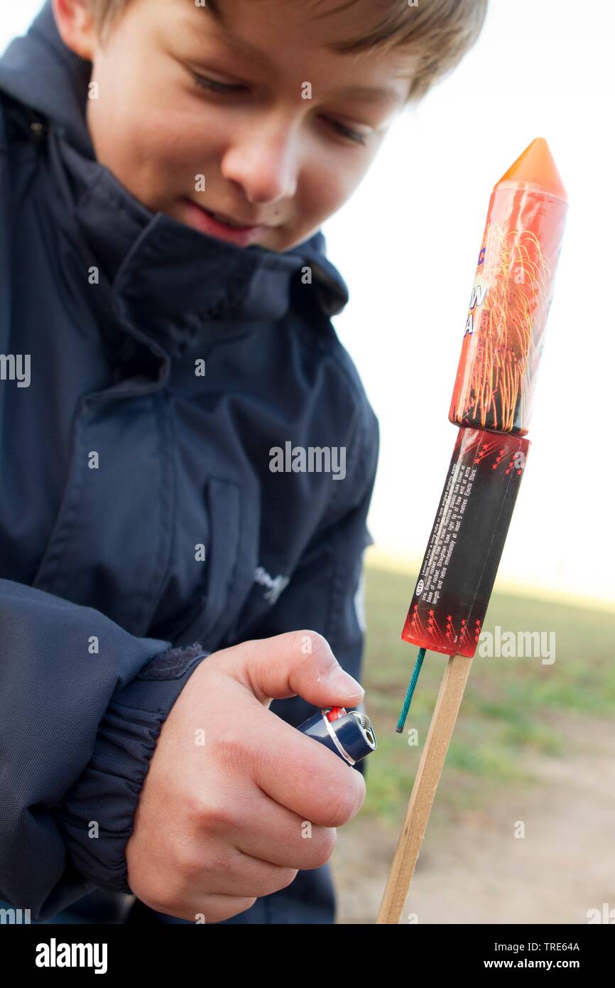 Firework rocket hi-res stock photography and images - Alamy