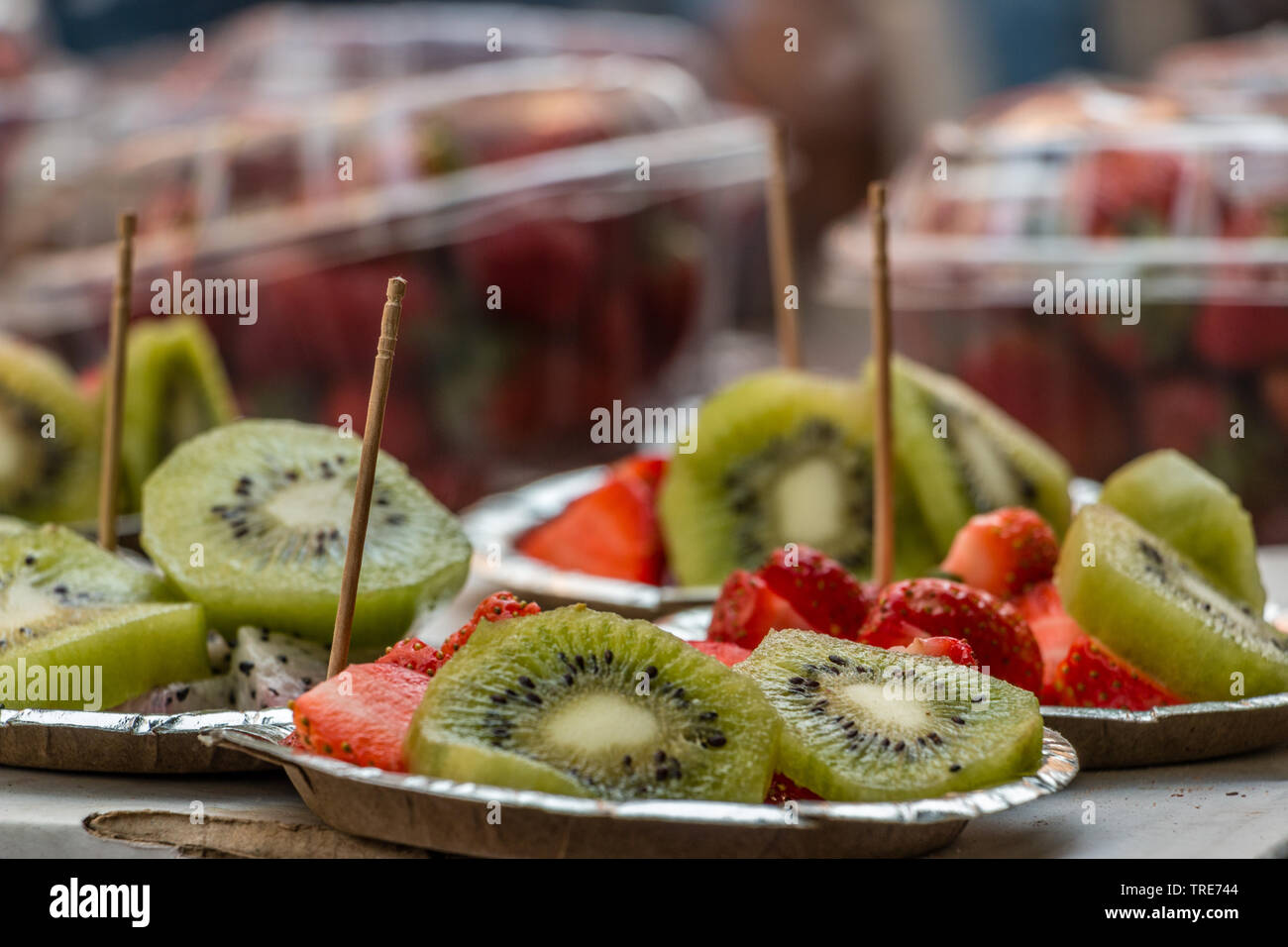 India street food cart hi-res stock photography and images - Alamy