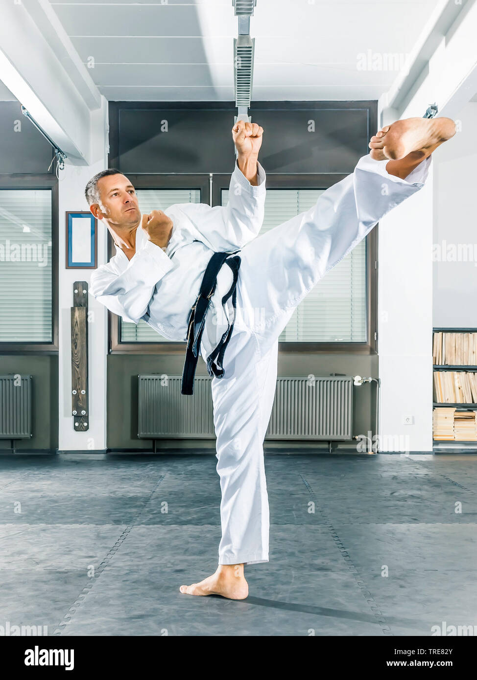 man training Taekwondo Stock Photo - Alamy