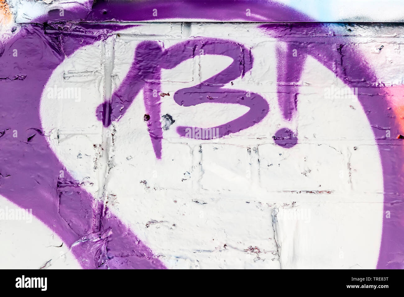 Exclamation mark graffiti hi-res stock photography and images - Alamy