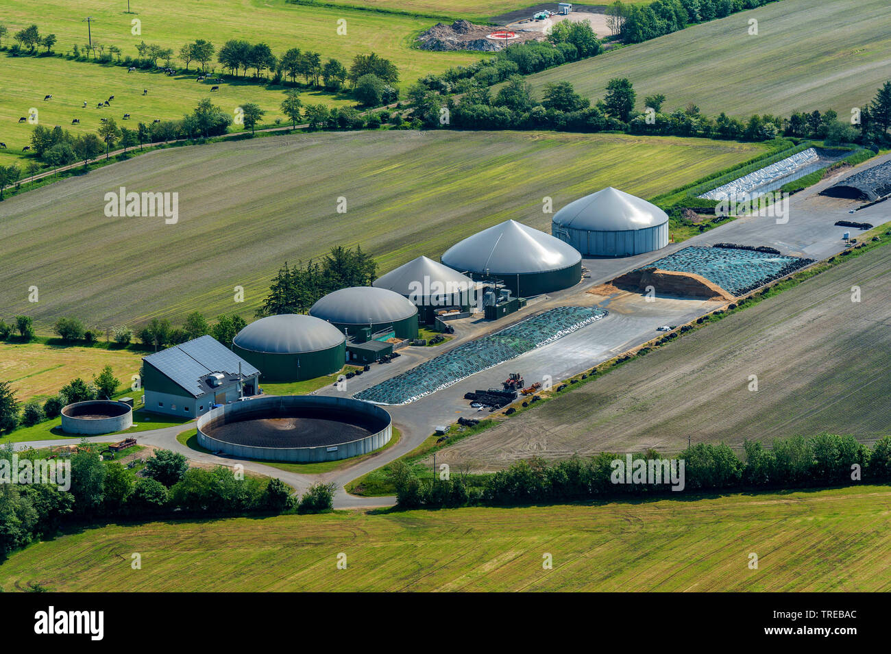 Slurry silo hi-res stock photography and images - Alamy