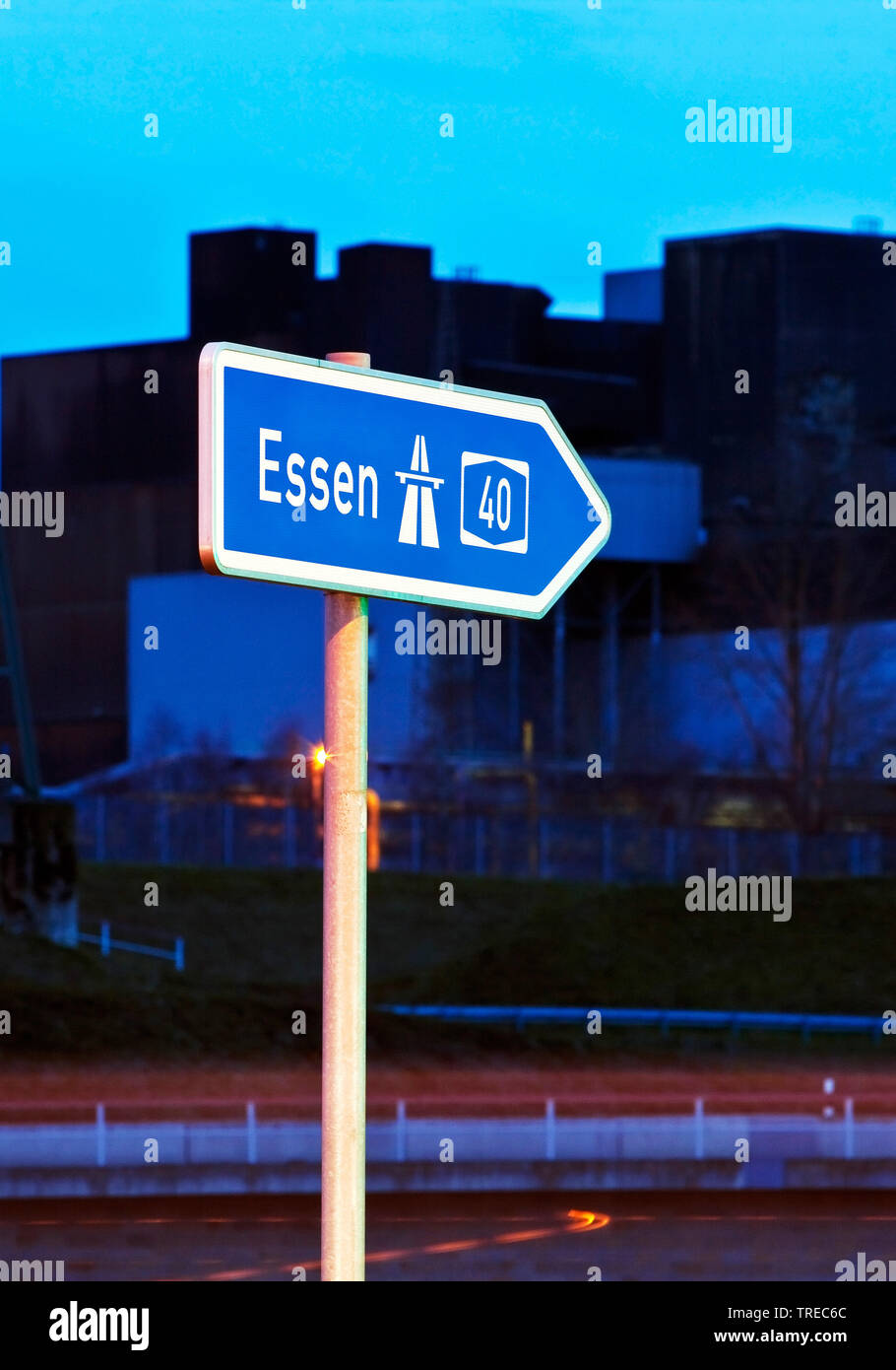 The north motorway sign hi-res stock photography and images - Alamy