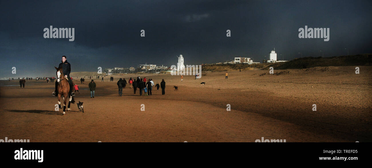 Katwijk beach lighthouse people hi-res stock photography and images - Alamy
